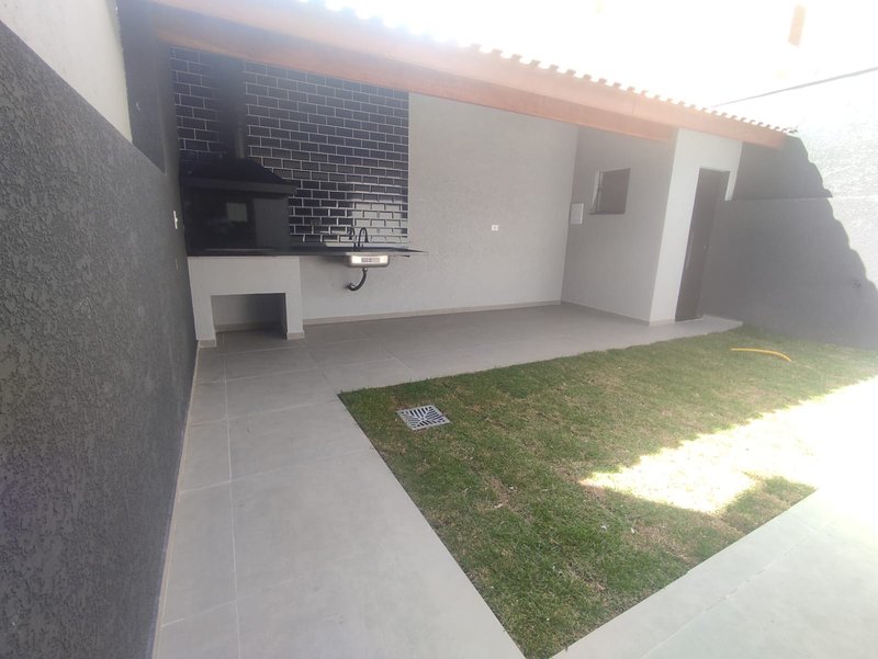Casa Terrea com 3 dormitórios sendo 1 suíte para comprar em Atibaia ...