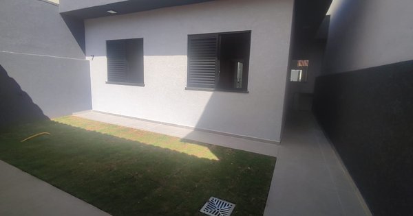 Casa Terrea com 3 dormitórios sendo 1 suíte para comprar em Atibaia ...