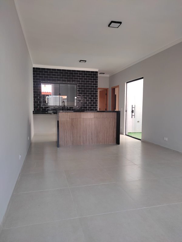 Casa Terrea com 3 dormitórios sendo 1 suíte para comprar em Atibaia ...